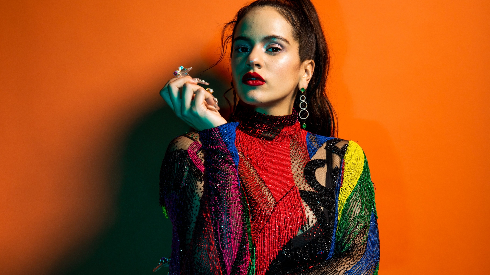 Rosalía con ropa de colores Fondo de pantalla ID:4178